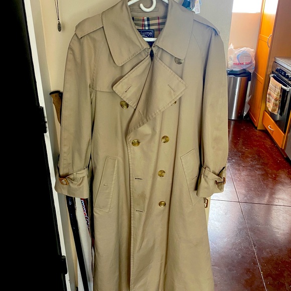 Burberry | Jackets & Coats | Vintage Burberrys Trench Label Indicates ...